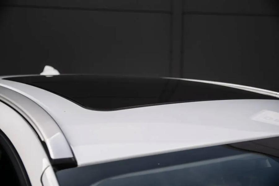 Volvo XC60 2013 in Tukums, with an engine capacity of 2.00 L and mileage of 215 thousand km for 9900 €, photo 10 on AUTOMOTO.COM.LV
