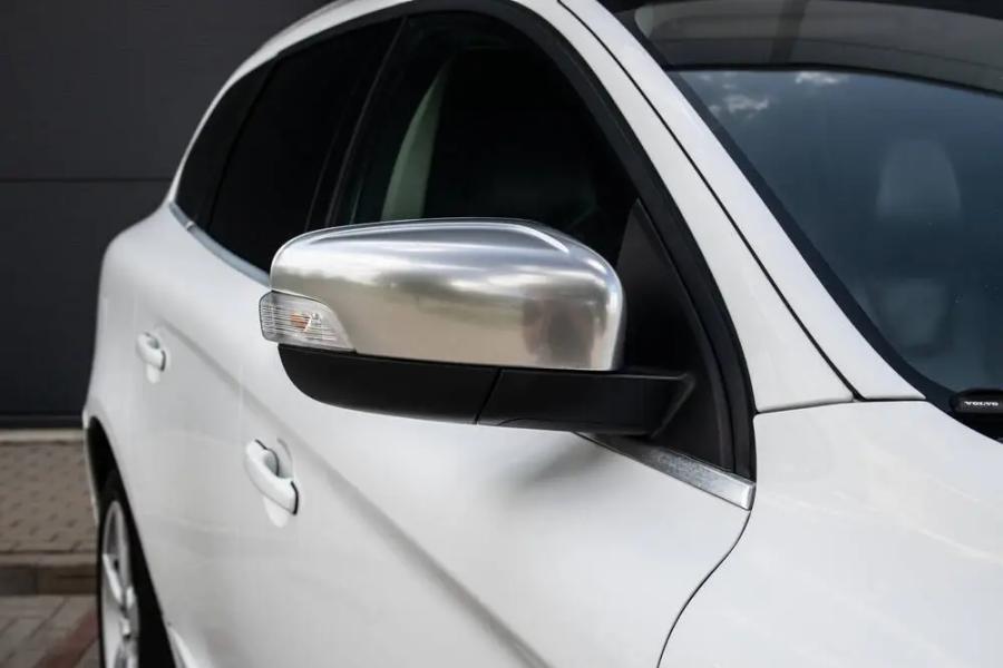 Volvo XC60 2013 in Tukums, with an engine capacity of 2.00 L and mileage of 215 thousand km for 9900 €, photo 13 on AUTOMOTO.COM.LV