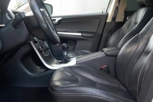 Volvo XC60 2013 in Tukums, with an engine capacity of 2.00 L and mileage of 215 thousand km for 9900 €, photo 28 on AUTOMOTO.COM.LV