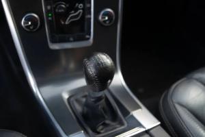 Volvo XC60 2013 in Tukums, with an engine capacity of 2.00 L and mileage of 215 thousand km for 9900 €, photo 31 on AUTOMOTO.COM.LV