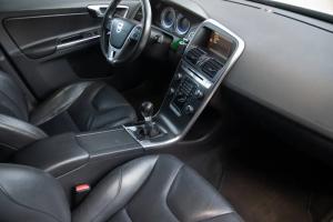 Volvo XC60 2013 in Tukums, with an engine capacity of 2.00 L and mileage of 215 thousand km for 9900 €, photo 36 on AUTOMOTO.COM.LV
