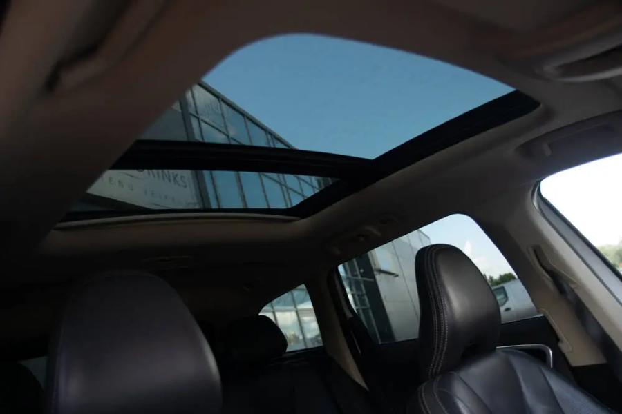 Volvo XC60 2013 in Tukums, with an engine capacity of 2.00 L and mileage of 215 thousand km for 9900 €, photo 39 on AUTOMOTO.COM.LV