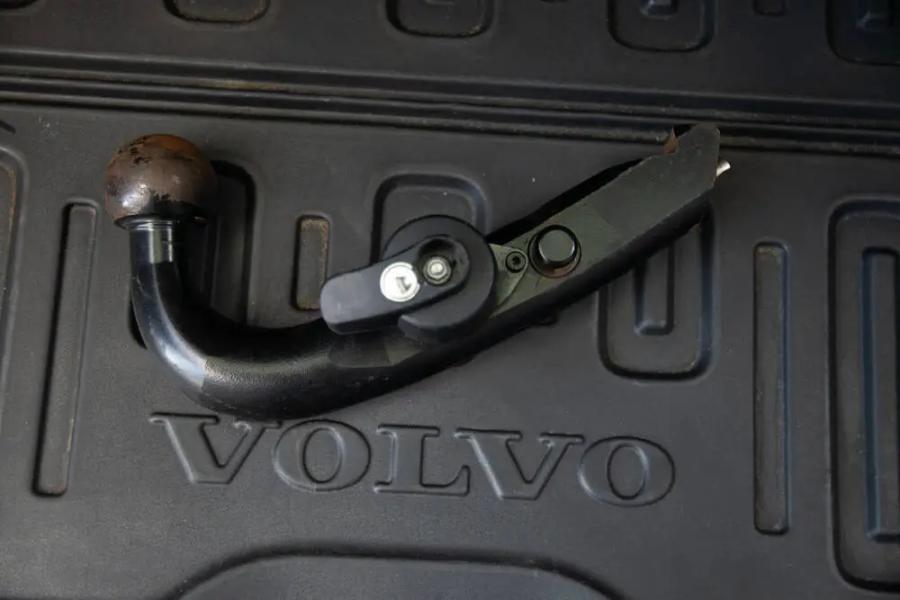 Volvo XC60 2013 in Tukums, with an engine capacity of 2.00 L and mileage of 215 thousand km for 9900 €, photo 42 on AUTOMOTO.COM.LV