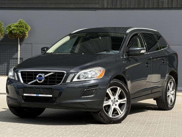 Volvo XC60 2013 in Siauliai, with an engine capacity of 2.40 L and mileage of 231 thousand km for 11190 €, photo 4 on AUTOMOTO.COM.LV