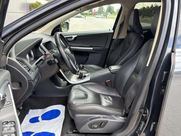 Volvo XC60 2013 in Siauliai, with an engine capacity of 2.40 L and mileage of 231 thousand km for 11190 €, photo 11 on AUTOMOTO.COM.LV