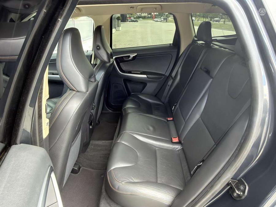Volvo XC60 2013 Šauļi, ar dzinēja tilpumu 2.40 L un nobraukumu 231 tūkst. km par 11190 €, foto 15 vietnē AUTOMOTO.COM.LV
