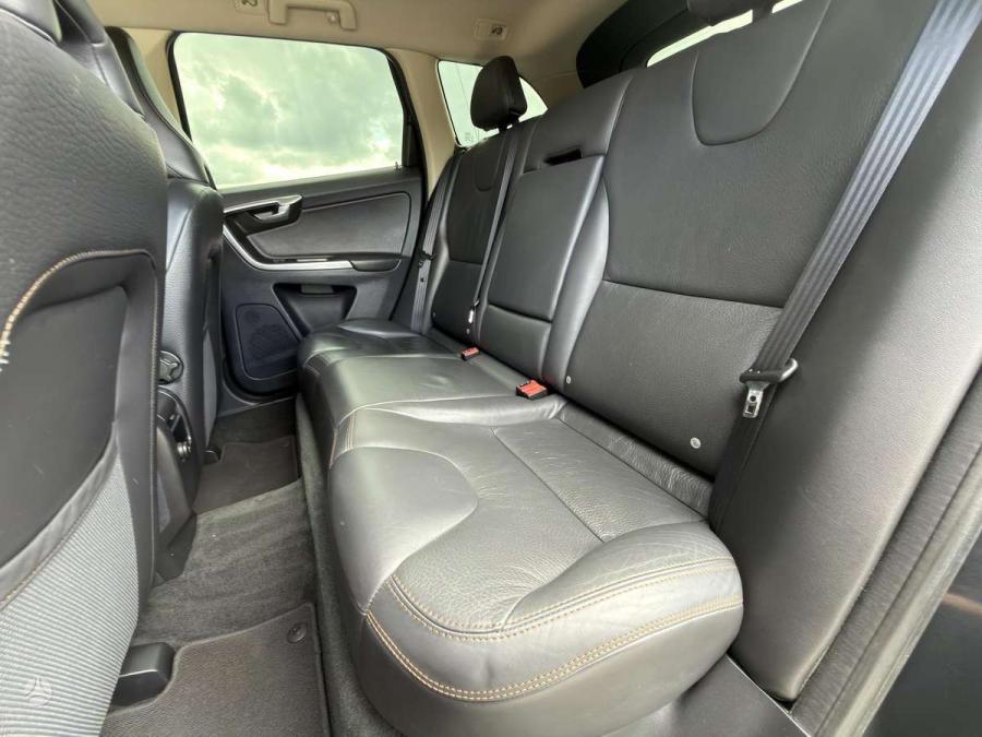 Volvo XC60 2013 Šauļi, ar dzinēja tilpumu 2.40 L un nobraukumu 231 tūkst. km par 11190 €, foto 16 vietnē AUTOMOTO.COM.LV