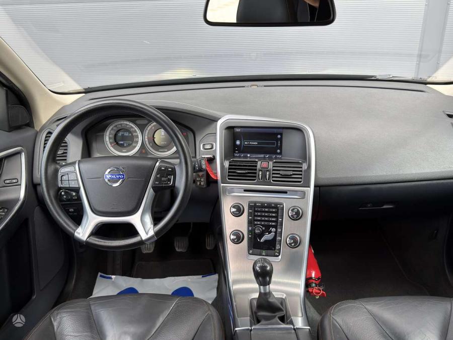 Volvo XC60 2013 Šauļi, ar dzinēja tilpumu 2.40 L un nobraukumu 231 tūkst. km par 11190 €, foto 18 vietnē AUTOMOTO.COM.LV