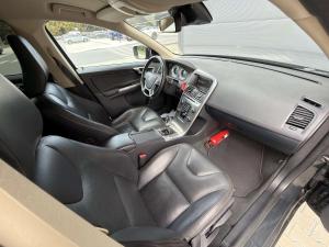 Volvo XC60 2013 Šauļi, ar dzinēja tilpumu 2.40 L un nobraukumu 231 tūkst. km par 11190 €, foto 22 vietnē AUTOMOTO.COM.LV
