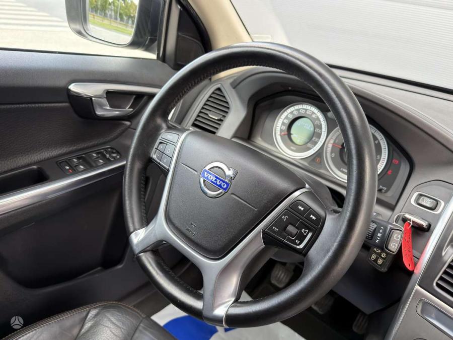 Volvo XC60 2013 Šauļi, ar dzinēja tilpumu 2.40 L un nobraukumu 231 tūkst. km par 11190 €, foto 28 vietnē AUTOMOTO.COM.LV