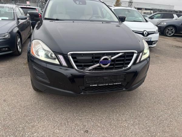 Volvo XC60 2013 Kauņa, ar dzinēja tilpumu 2.00 L un nobraukumu 289 tūkst. km par 7299 €, foto 4 vietnē AUTOMOTO.COM.LV