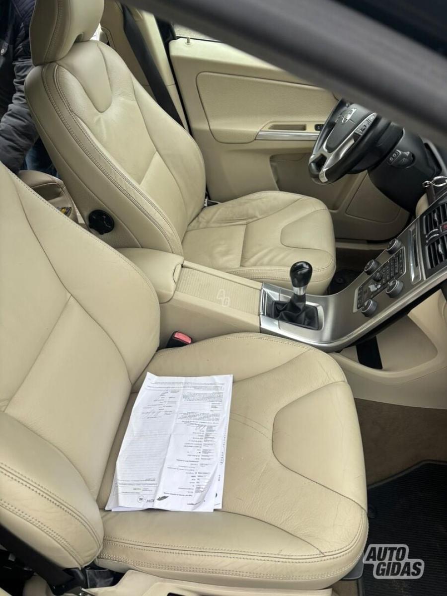 Volvo XC60 2013 Kauņa, ar dzinēja tilpumu 2.00 L un nobraukumu 289 tūkst. km par 7299 €, foto 9 vietnē AUTOMOTO.COM.LV