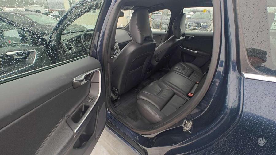 Volvo XC60 2014 Viļņa, ar dzinēja tilpumu 1.98 L un nobraukumu 300 tūkst. km par 9900 €, foto 10 vietnē AUTOMOTO.COM.LV