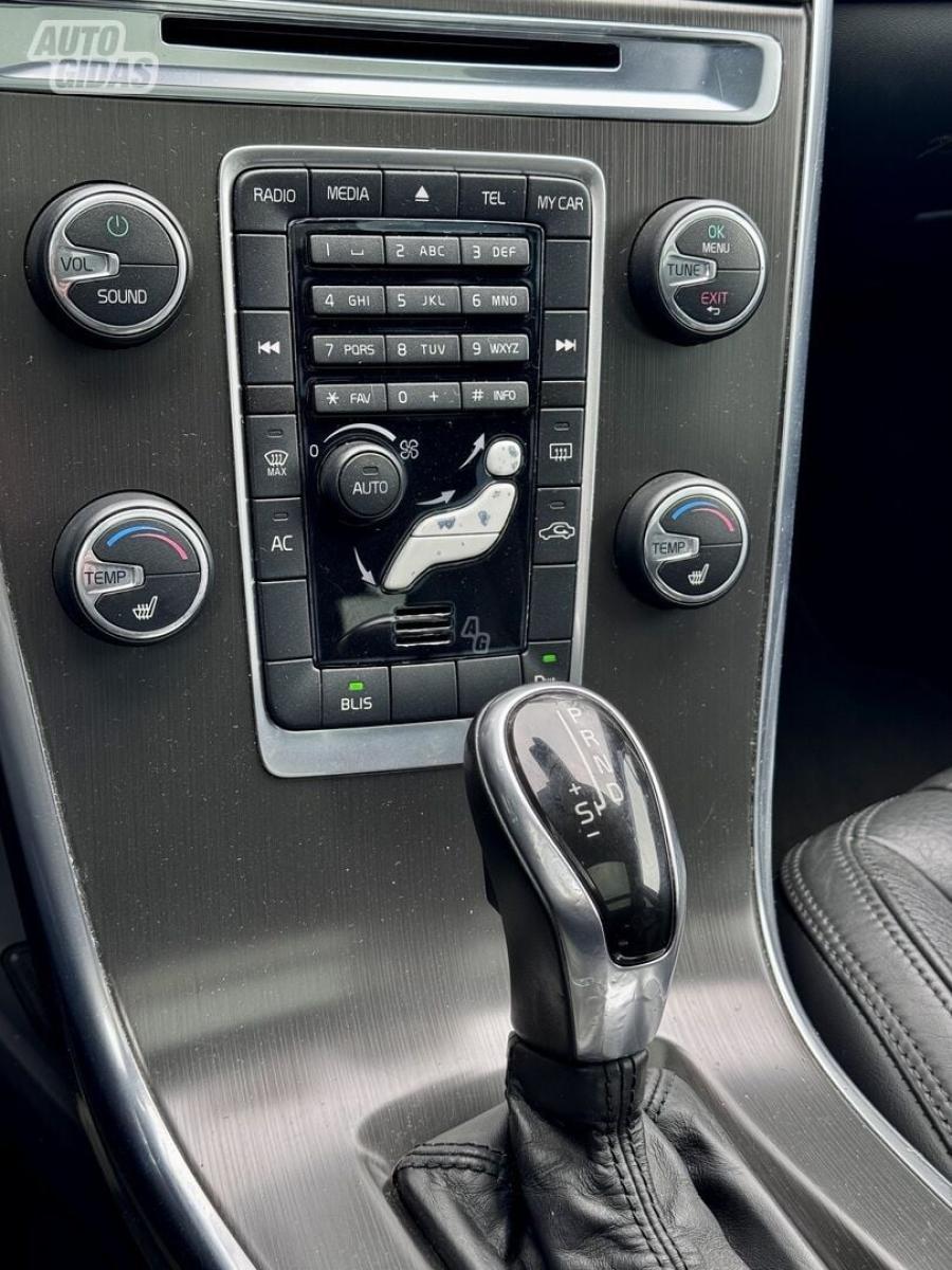 Volvo XC60 2014 in Kretinga, with an engine capacity of 3.20 L and mileage of 280 thousand km for 9999 €, photo 17 on AUTOMOTO.COM.LV