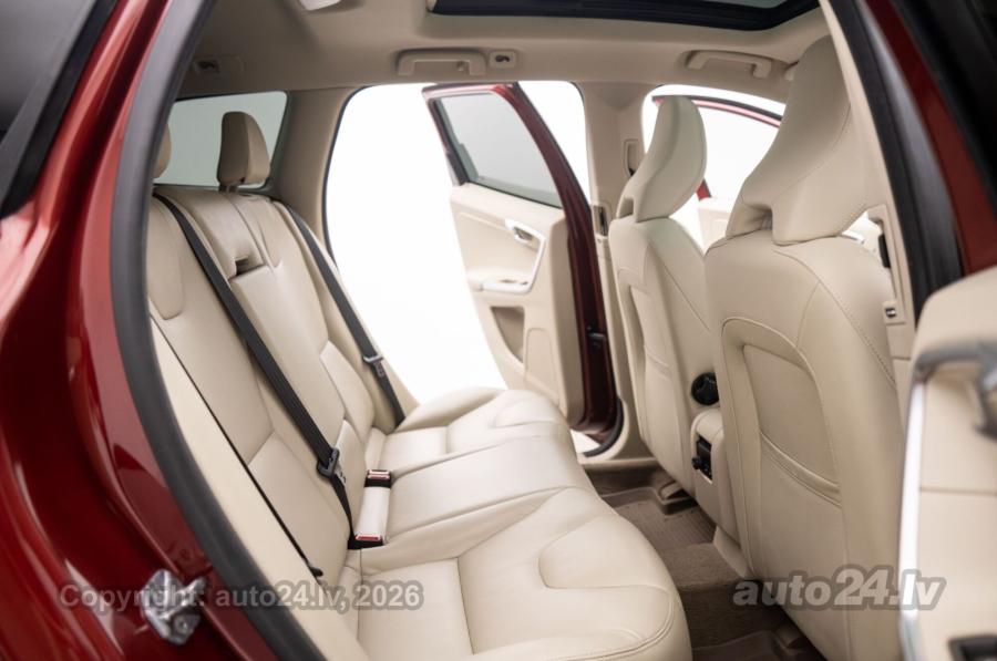 Volvo XC60 2014 in Tallinn, with an engine capacity of 3.00 L and mileage of 160 thousand km for 15999 €, photo 10 on AUTOMOTO.COM.LV