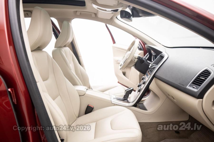 Volvo XC60 2014 in Tallinn, with an engine capacity of 3.00 L and mileage of 160 thousand km for 15999 €, photo 11 on AUTOMOTO.COM.LV
