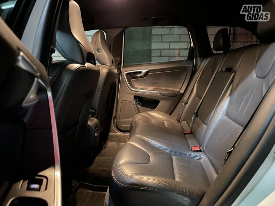 Volvo XC60 2014 in Radviliskis, with an engine capacity of 2.00 L and mileage of 310 thousand km for 9500 €, photo 12 on AUTOMOTO.COM.LV