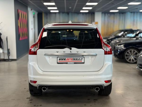 Volvo XC60 2014 in Klaipeda, with an engine capacity of 1.97 L and mileage of 256 thousand km for 14900 €, photo 3 on AUTOMOTO.COM.LV
