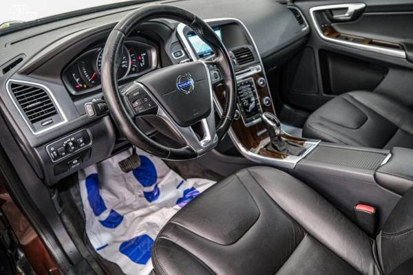 Volvo XC60 2014 in Kaunas, with an engine capacity of 2.00 L and mileage of 262 thousand km for 12490 €, photo 5 on AUTOMOTO.COM.LV
