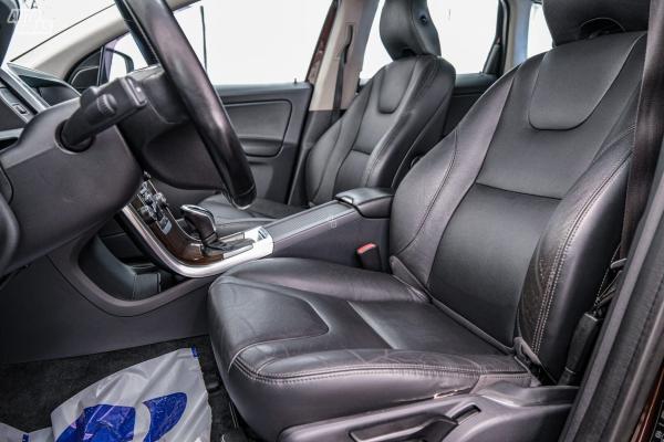 Volvo XC60 2014 in Kaunas, with an engine capacity of 2.00 L and mileage of 262 thousand km for 12490 €, photo 6 on AUTOMOTO.COM.LV
