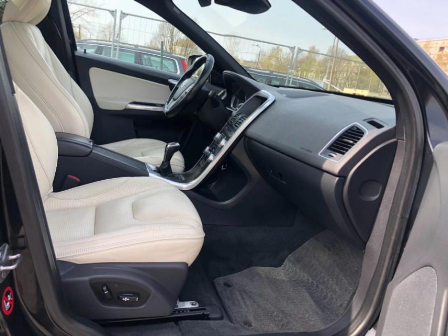 Volvo XC60 2014 in Riga, with an engine capacity of 2.00 L and mileage of 278 thousand km for 13950 €, photo 14 on AUTOMOTO.COM.LV