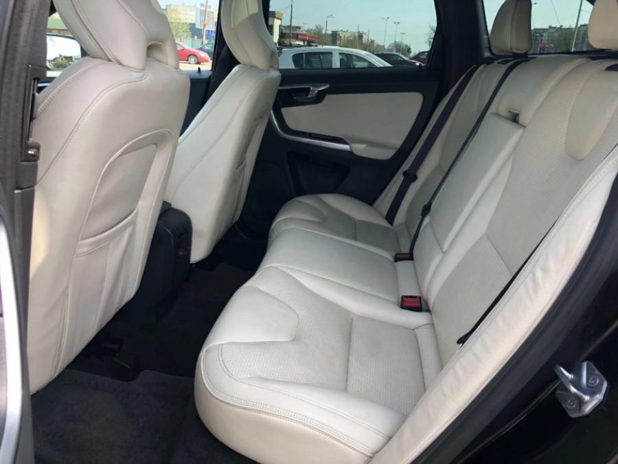 Volvo XC60 2014 in Riga, with an engine capacity of 2.00 L and mileage of 278 thousand km for 13950 €, photo 15 on AUTOMOTO.COM.LV