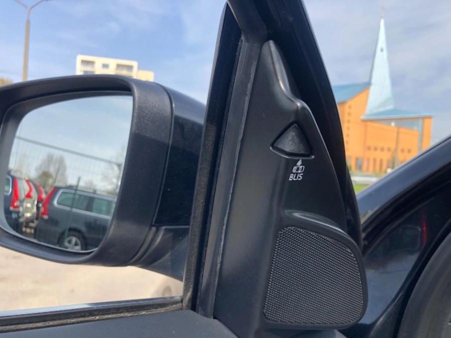 Volvo XC60 2014 in Riga, with an engine capacity of 2.00 L and mileage of 278 thousand km for 13950 €, photo 26 on AUTOMOTO.COM.LV