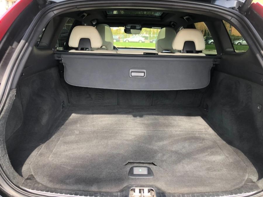 Volvo XC60 2014 in Riga, with an engine capacity of 2.00 L and mileage of 278 thousand km for 13950 €, photo 27 on AUTOMOTO.COM.LV