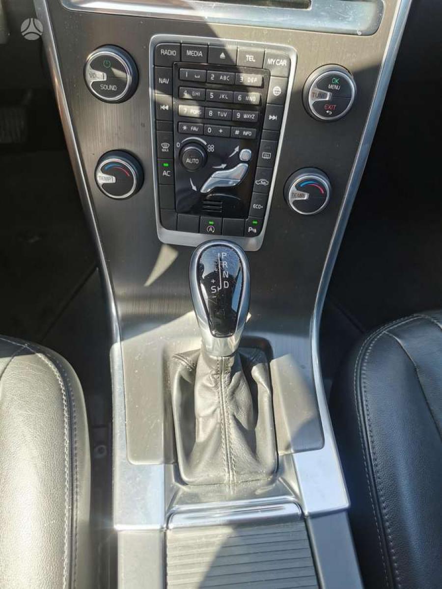 Volvo XC60 2014 in Taurage, with an engine capacity of 1.98 L and mileage of 267 thousand km for 9700 €, photo 14 on AUTOMOTO.COM.LV
