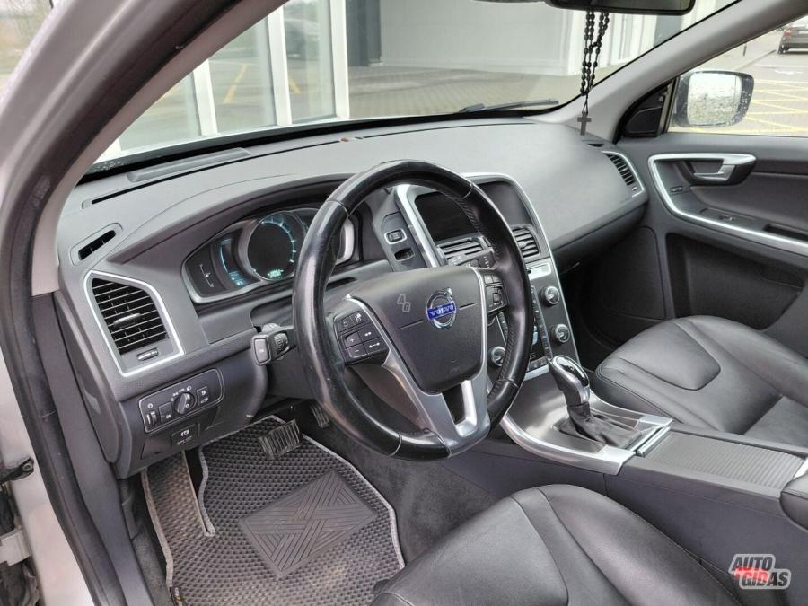 Volvo XC60 2014 in Kaunas, with an engine capacity of 2.00 L and mileage of 275 thousand km for 6750 €, photo 9 on AUTOMOTO.COM.LV