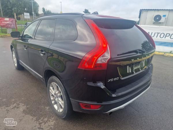 Volvo XC60 2014 Kretinga, ar dzinēja tilpumu 3.20 L un nobraukumu 306 tūkst. km par 9699 €, foto 8 vietnē AUTOMOTO.COM.LV