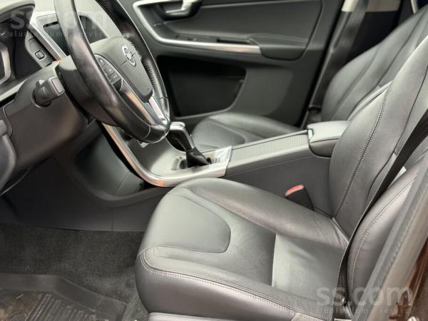 Volvo XC60 2014 Rīga, ar dzinēja tilpumu 2.00 L un nobraukumu 311 tūkst. km par 10650 €, foto 8 vietnē AUTOMOTO.COM.LV