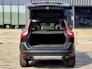Volvo XC60 2014 in Siauliai, with an engine capacity of 2.40 L and mileage of 186 thousand km for 13650 €, photo 9 on AUTOMOTO.COM.LV