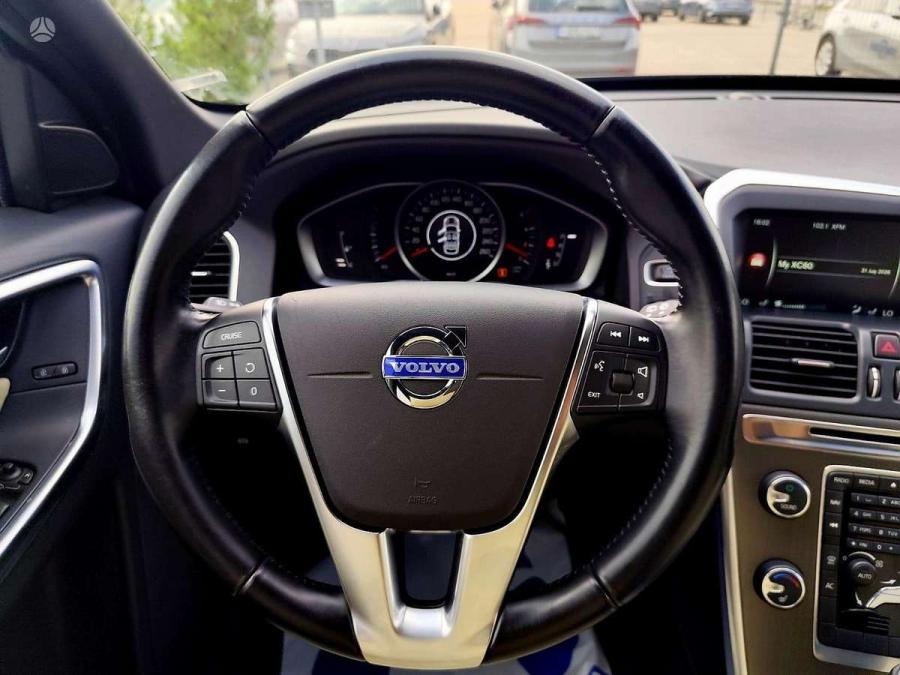 Volvo XC60 2014 in Siauliai, with an engine capacity of 2.40 L and mileage of 186 thousand km for 13650 €, photo 23 on AUTOMOTO.COM.LV