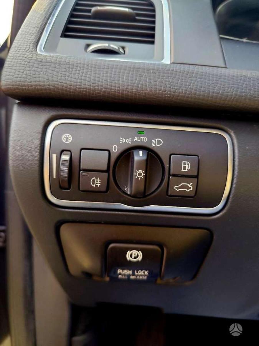 Volvo XC60 2014 in Siauliai, with an engine capacity of 2.40 L and mileage of 186 thousand km for 13650 €, photo 30 on AUTOMOTO.COM.LV