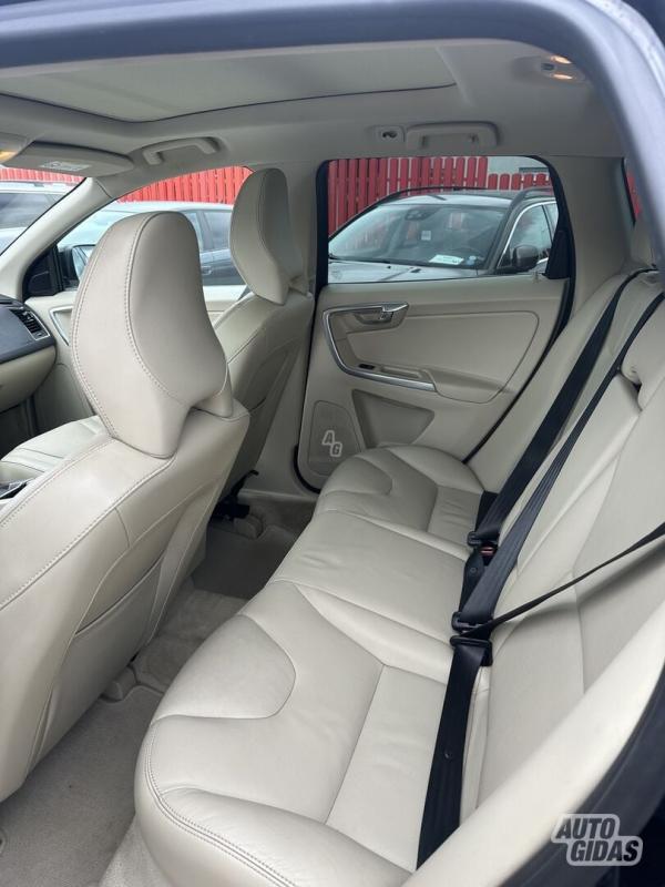 Volvo XC60 2014 in Pabrade, with an engine capacity of 2.00 L and mileage of 297 thousand km for 12250 €, photo 8 on AUTOMOTO.COM.LV