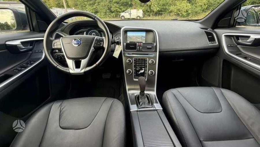 Volvo XC60 2014 in Siauliai, with an engine capacity of 1.98 L and mileage of 282 thousand km for 12950 €, photo 27 on AUTOMOTO.COM.LV