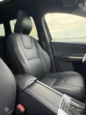 Volvo XC60 2014 in Siauliai, with an engine capacity of 1.98 L and mileage of 282 thousand km for 12950 €, photo 32 on AUTOMOTO.COM.LV
