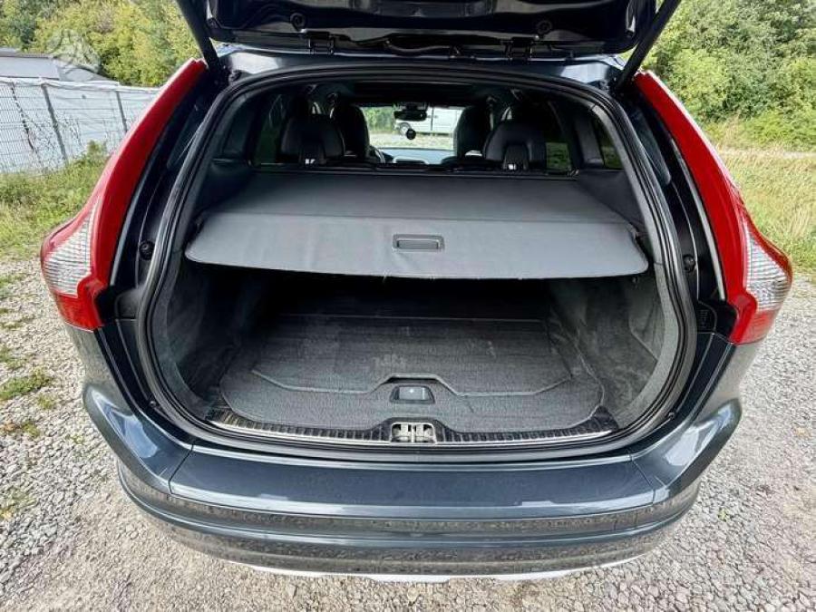 Volvo XC60 2014 in Siauliai, with an engine capacity of 1.98 L and mileage of 282 thousand km for 12950 €, photo 46 on AUTOMOTO.COM.LV