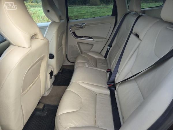 Volvo XC60 2014 Radviliškis, ar dzinēja tilpumu 3.20 L un nobraukumu 260 tūkst. km par 8000 €, foto 7 vietnē AUTOMOTO.COM.LV