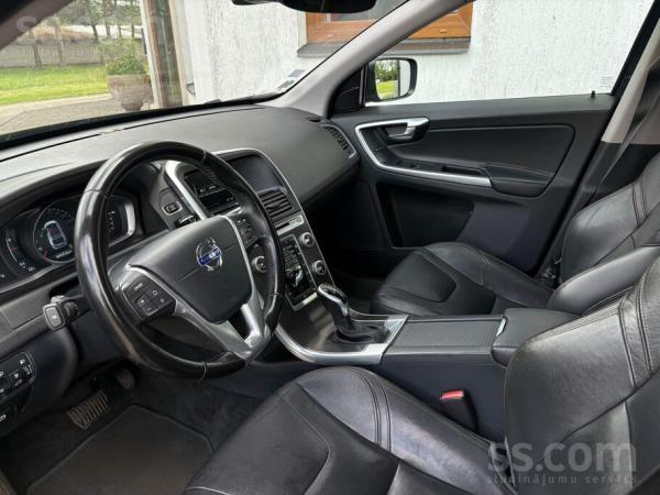 Volvo XC60 2015 in Jelgava, with an engine capacity of 2.00 L and mileage of 207 thousand km for 12950 €, photo 5 on AUTOMOTO.COM.LV