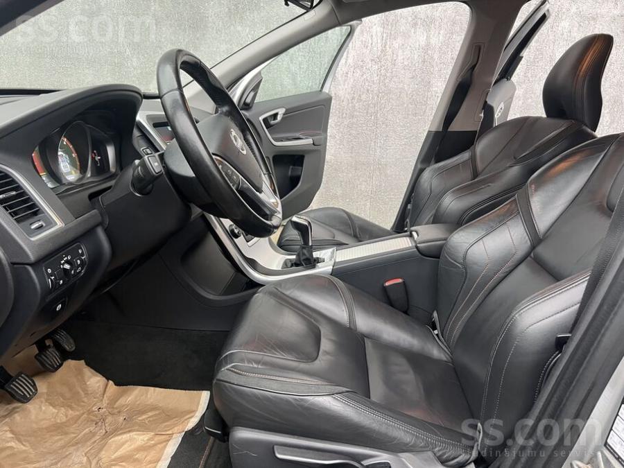 Volvo XC60 2015 Liepāja, ar dzinēja tilpumu 2.00 L un nobraukumu 171 tūkst. km par 12350 €, foto 6 vietnē AUTOMOTO.COM.LV