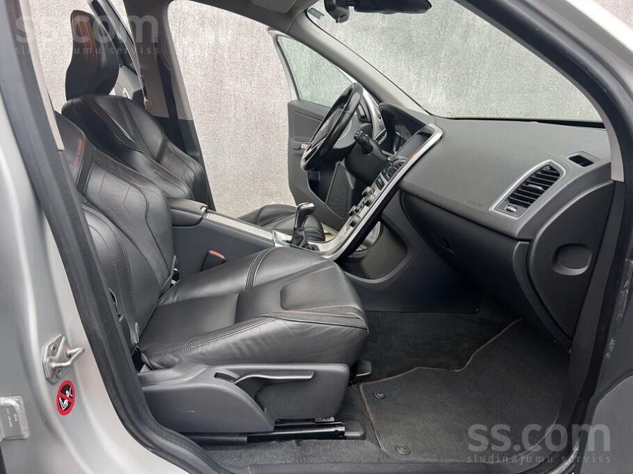 Volvo XC60 2015 Liepāja, ar dzinēja tilpumu 2.00 L un nobraukumu 171 tūkst. km par 12350 €, foto 7 vietnē AUTOMOTO.COM.LV