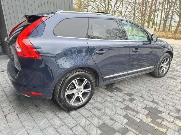 Volvo XC60 2015 Šauļi, ar dzinēja tilpumu 2.95 L un nobraukumu 240 tūkst. km par 13000 €, foto 5 vietnē AUTOMOTO.COM.LV
