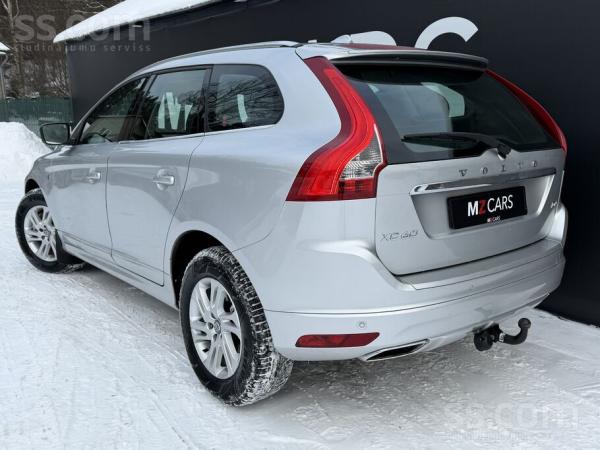 Volvo XC60 2015 in Riga, with an engine capacity of 2.00 L and mileage of 239 thousand km for 9990 €, photo 4 on AUTOMOTO.COM.LV