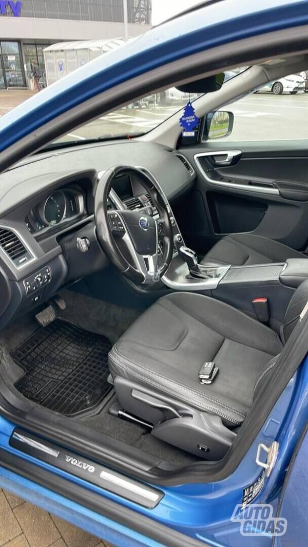 Volvo XC60 2015 in Alytus, with an engine capacity of 2.00 L and mileage of 214 thousand km for 13000 €, photo 11 on AUTOMOTO.COM.LV