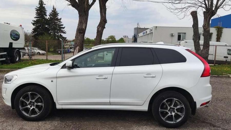 Volvo XC60 2015 in Klaipeda, with an engine capacity of 1.97 L and mileage of 160 thousand km for 13600 €, photo 1 on AUTOMOTO.COM.LV