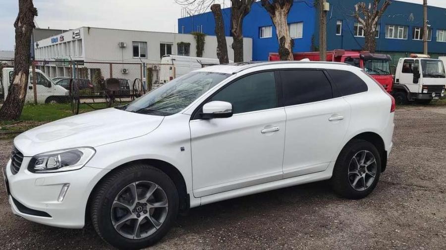 Volvo XC60 2015 in Klaipeda, with an engine capacity of 1.97 L and mileage of 160 thousand km for 13600 €, photo 4 on AUTOMOTO.COM.LV