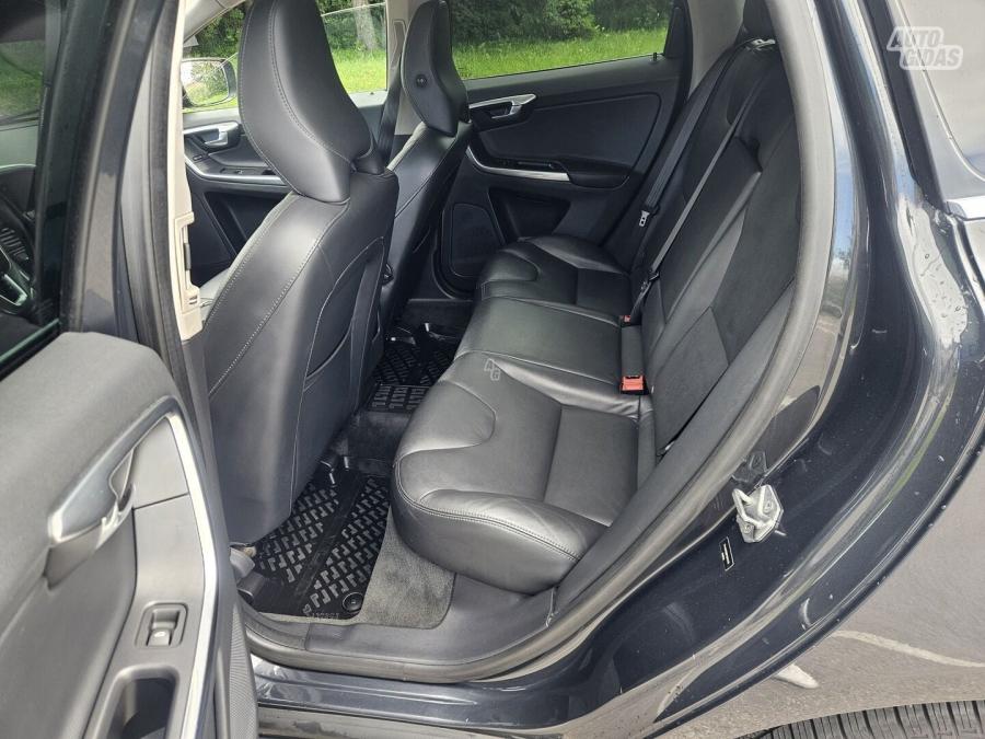 Volvo XC60 2015 Vilkaviškis, ar dzinēja tilpumu 2.00 L un nobraukumu 386 tūkst. km par 7500 €, foto 13 vietnē AUTOMOTO.COM.LV