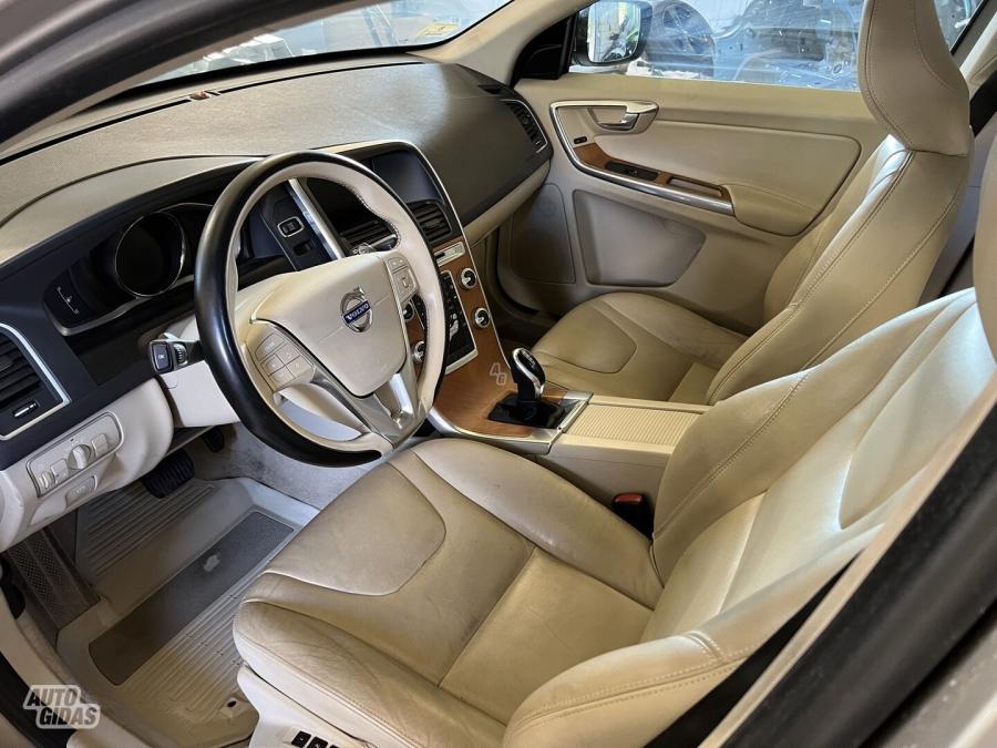 Volvo XC60 2015 Klaipėda, ar dzinēja tilpumu 3.00 L un nobraukumu 250 tūkst. km par 3600 €, foto 1 vietnē AUTOMOTO.COM.LV